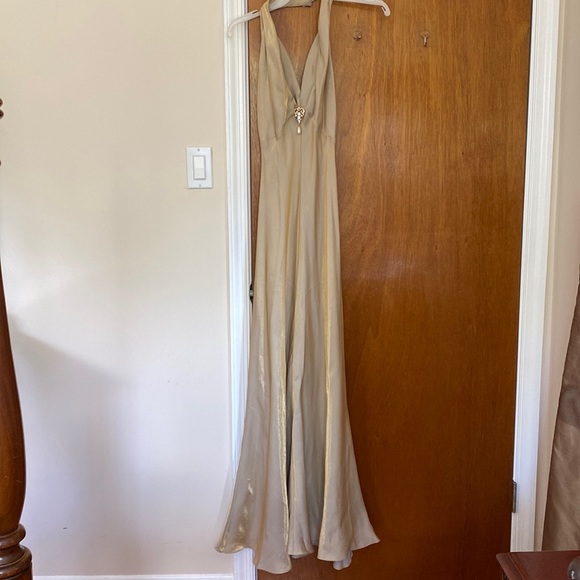 Susan Roselli for Vijack | Dresses | Shimmering Gold Size 6 Halter Gown ...